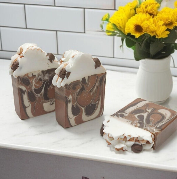 Cocochino Frosted Soap – Wax & Lye